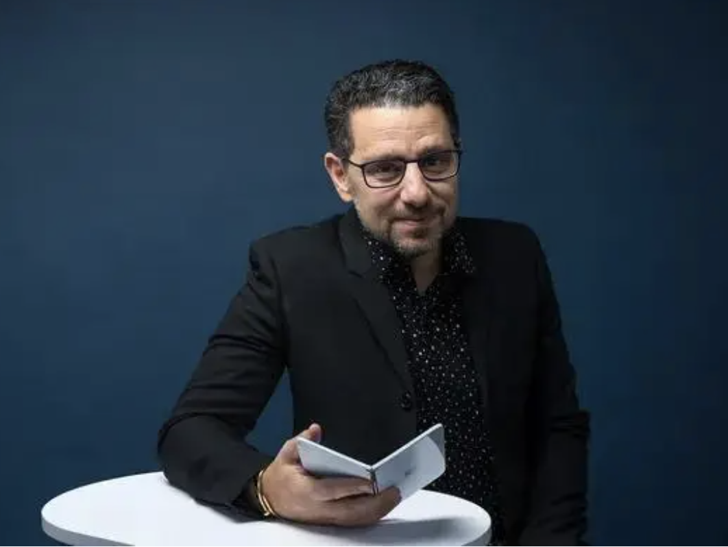 微软执行副总裁兼首席产品官 Panos Panay ： 下一代Windows将由AI驱动 - 智源社区